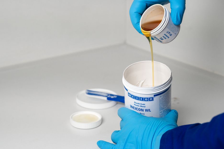 WEICON WL | Ceramic-filled epoxy resin system for high wear protection ...
