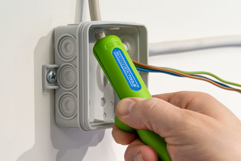 Round Cable Stripper No. 13 Green Line | Stripping tools made from up ...